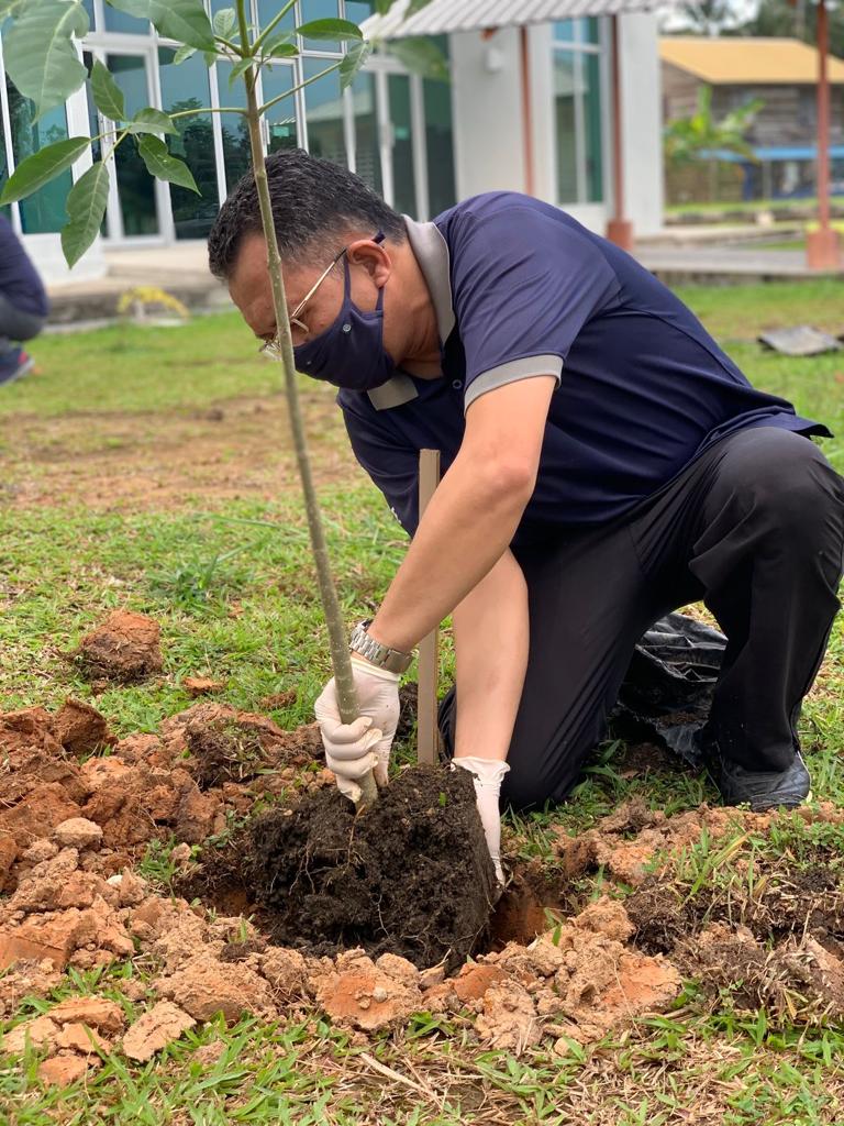 Politeknik Brunei Plants Trees To Support Brunei Darussalam’s Green ...